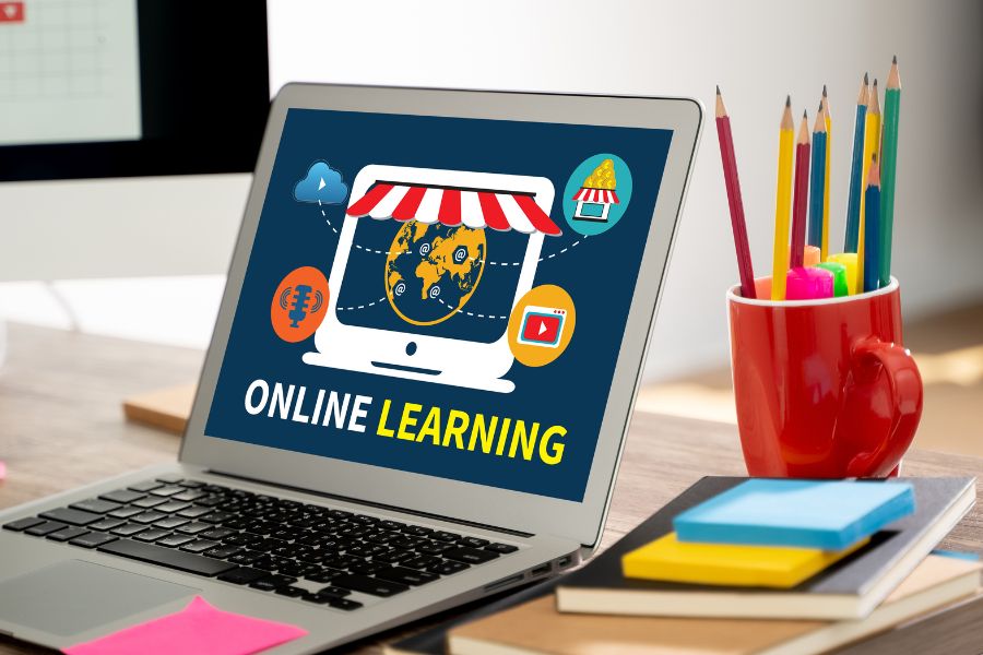 eLearning Platforms: How Does an Online Learning Work?