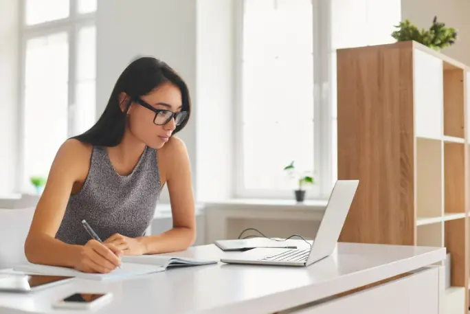 eLearning Platforms: How Does an Online Learning Work?